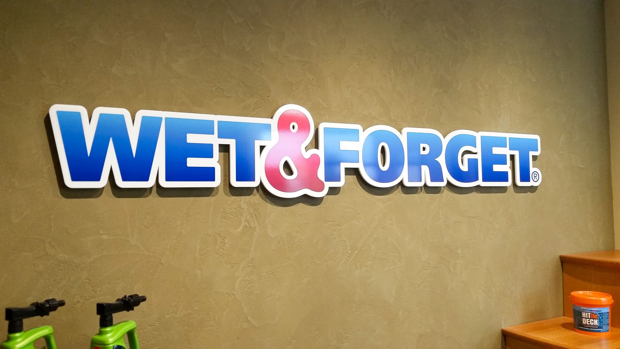 Wet&Forget - Design Signs